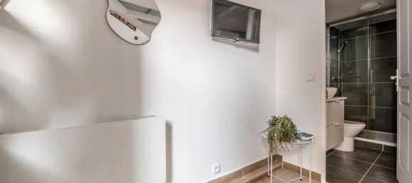 2-salle Appartement à vendre à Montreuil, France No. 309666 | Global ...