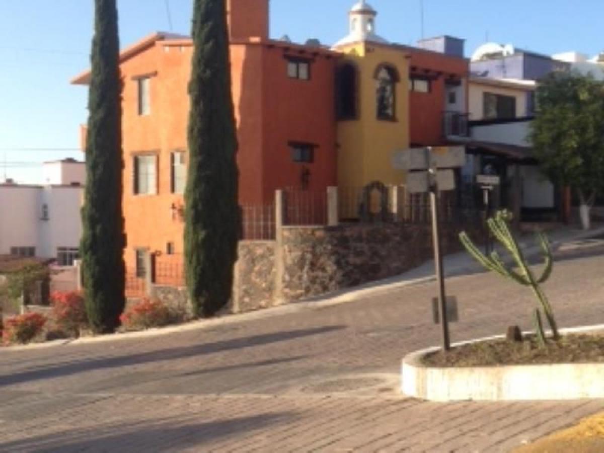 Casa de 4 dormitorios en venta en Querétaro, Mexico por Properati No. 23831 | Global Properties