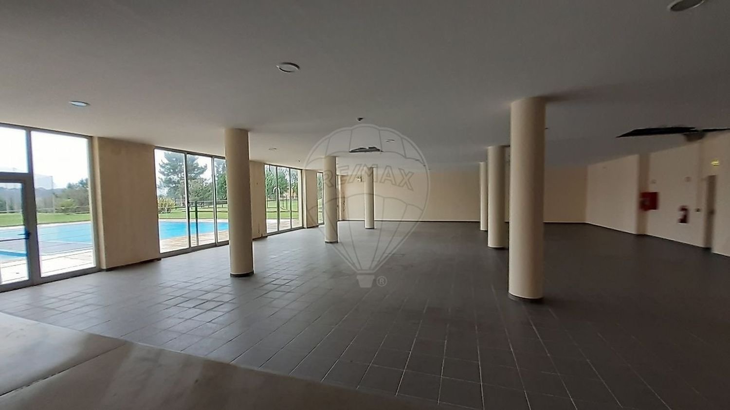 Propriété commerciale à vendre à Gemeses, Portugal 1307m², No. 66757 ...